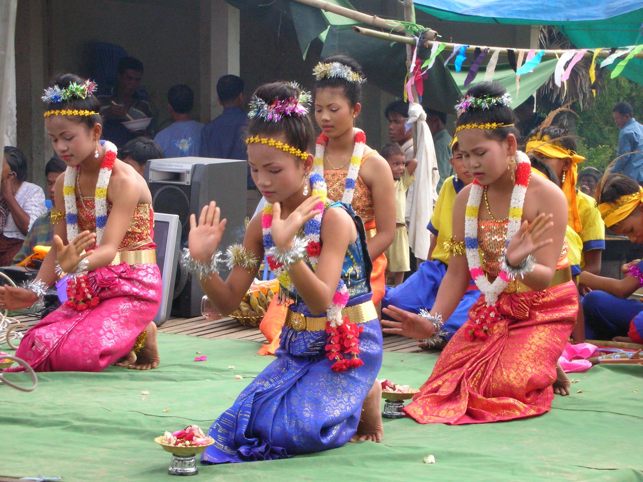 Uncounted, Uncertain: Cambodian Lao Community’s Quest for Identity ...